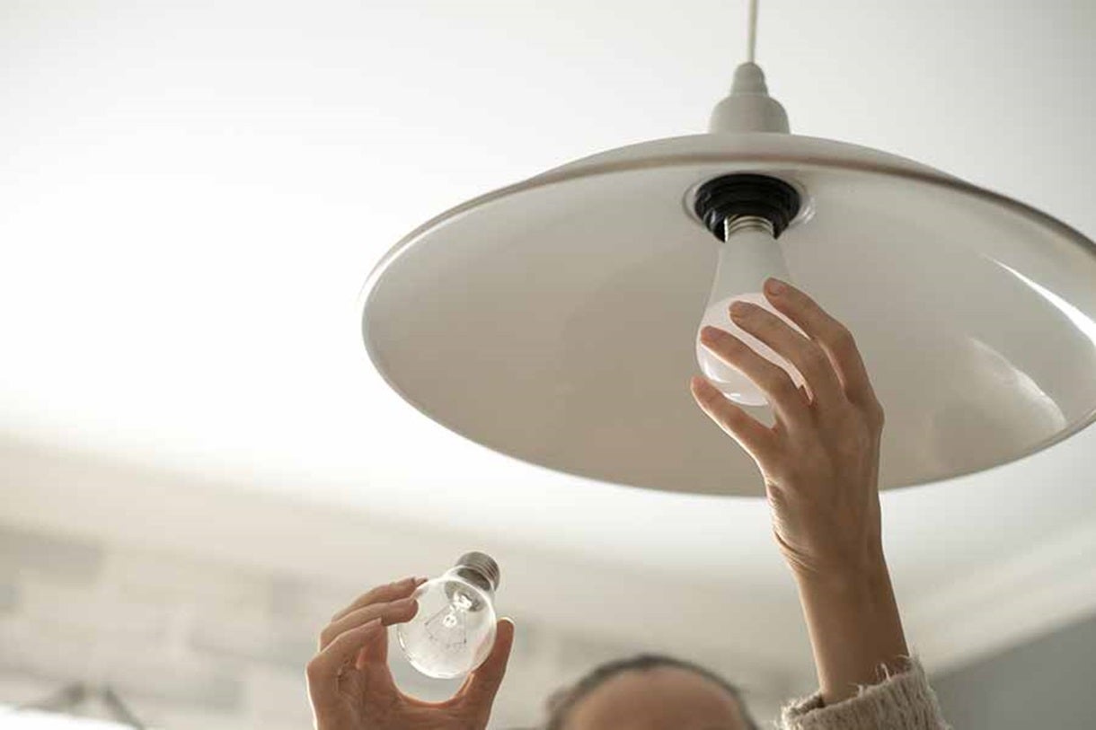How to change a light bulb | HomeServe