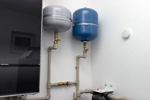 How to stop your overflow pipe leaking | HomeServe