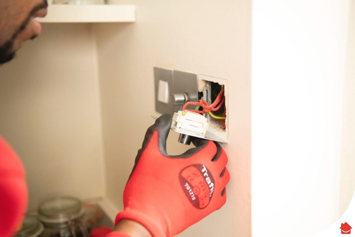 Electrical repair cost guide | HomeServe