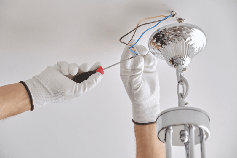 How to change a light fitting | HomeServe